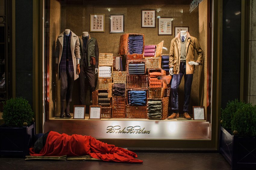 Milan_Italy_Malls_High_End_shopping_Poor_Homeless_Sleeping_Clothes ...